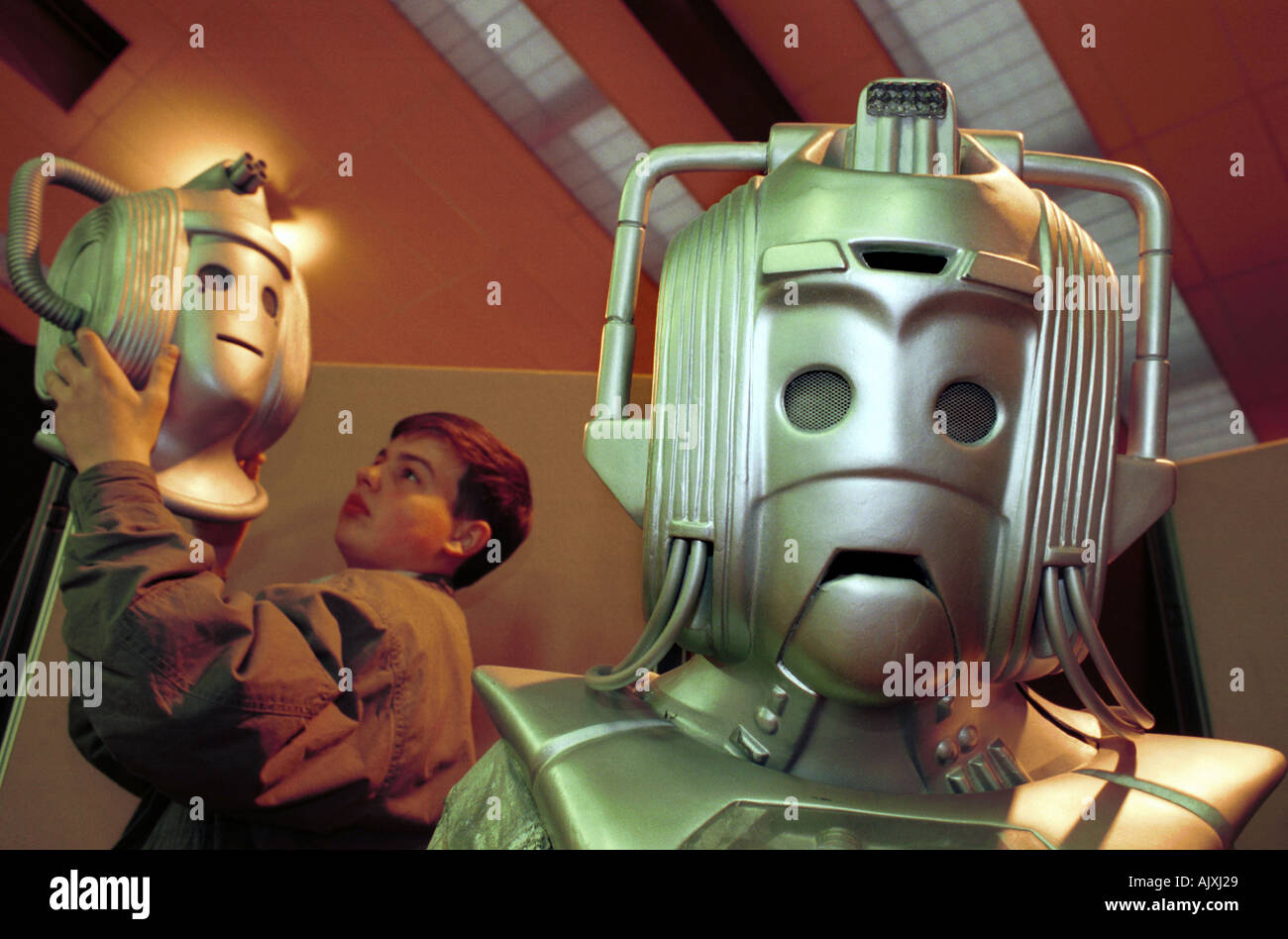 Doctor who cybermen hi-res stock photography and images - Alamy