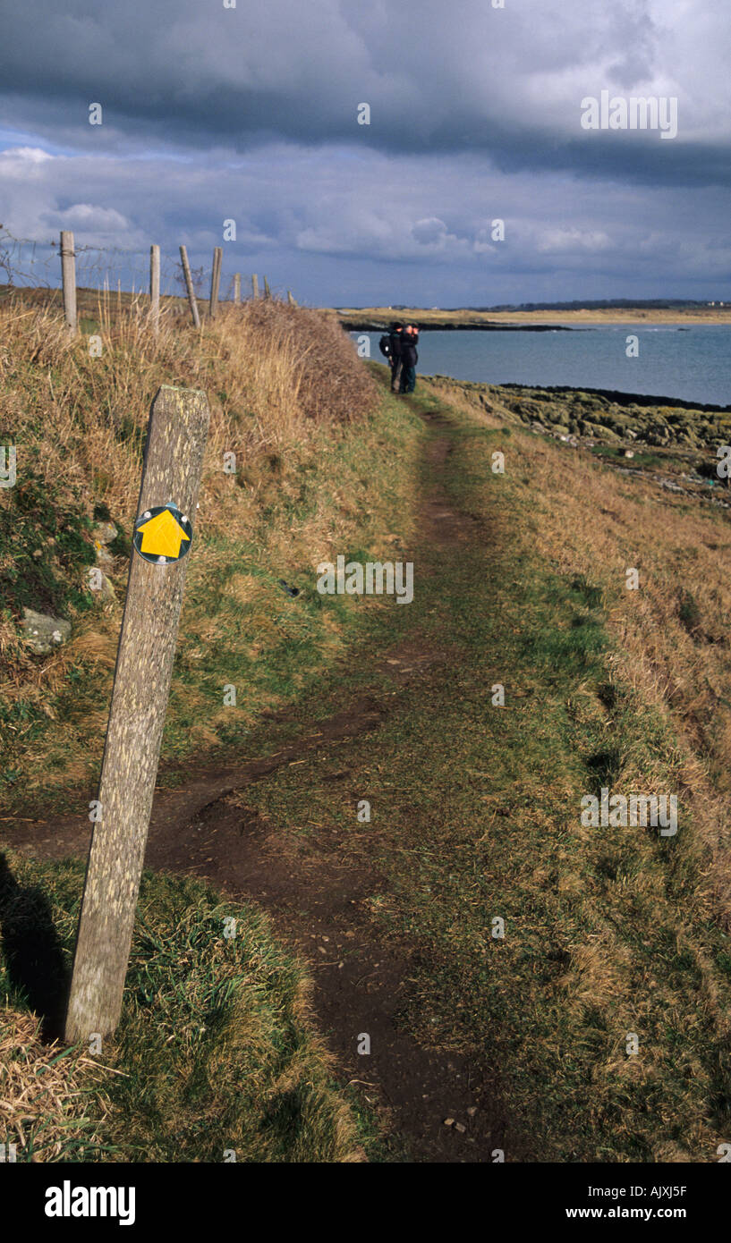 Footpath with waymark sign Stock Photo - Alamy