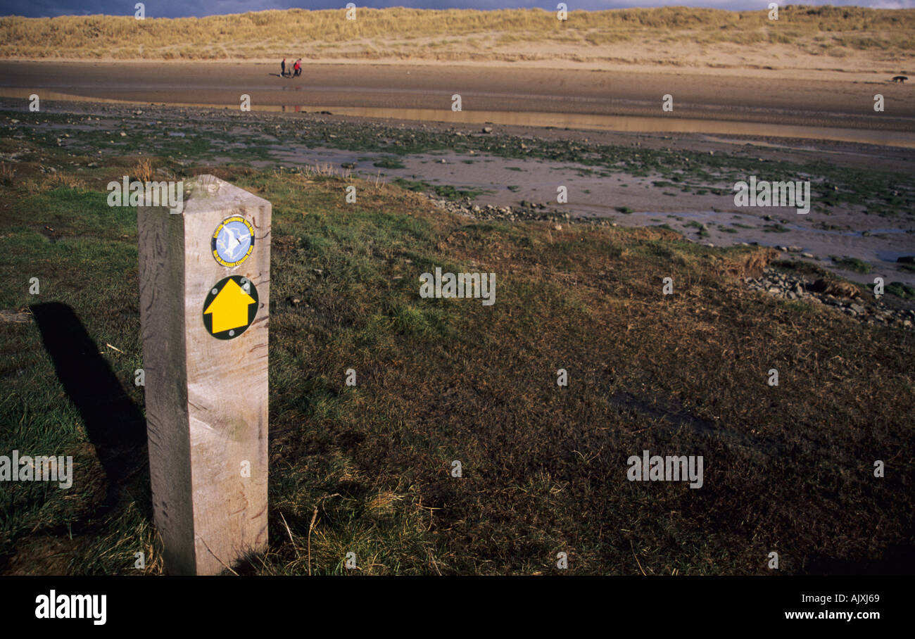 Waymark sign by the beach Stock Photo - Alamy