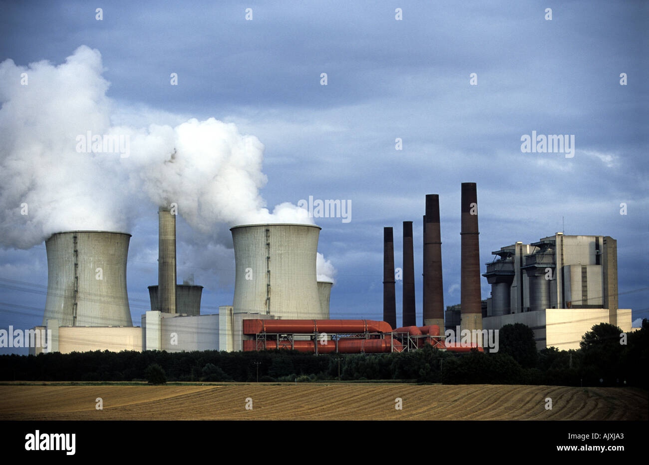 Power station pollution hi-res stock photography and images - Alamy