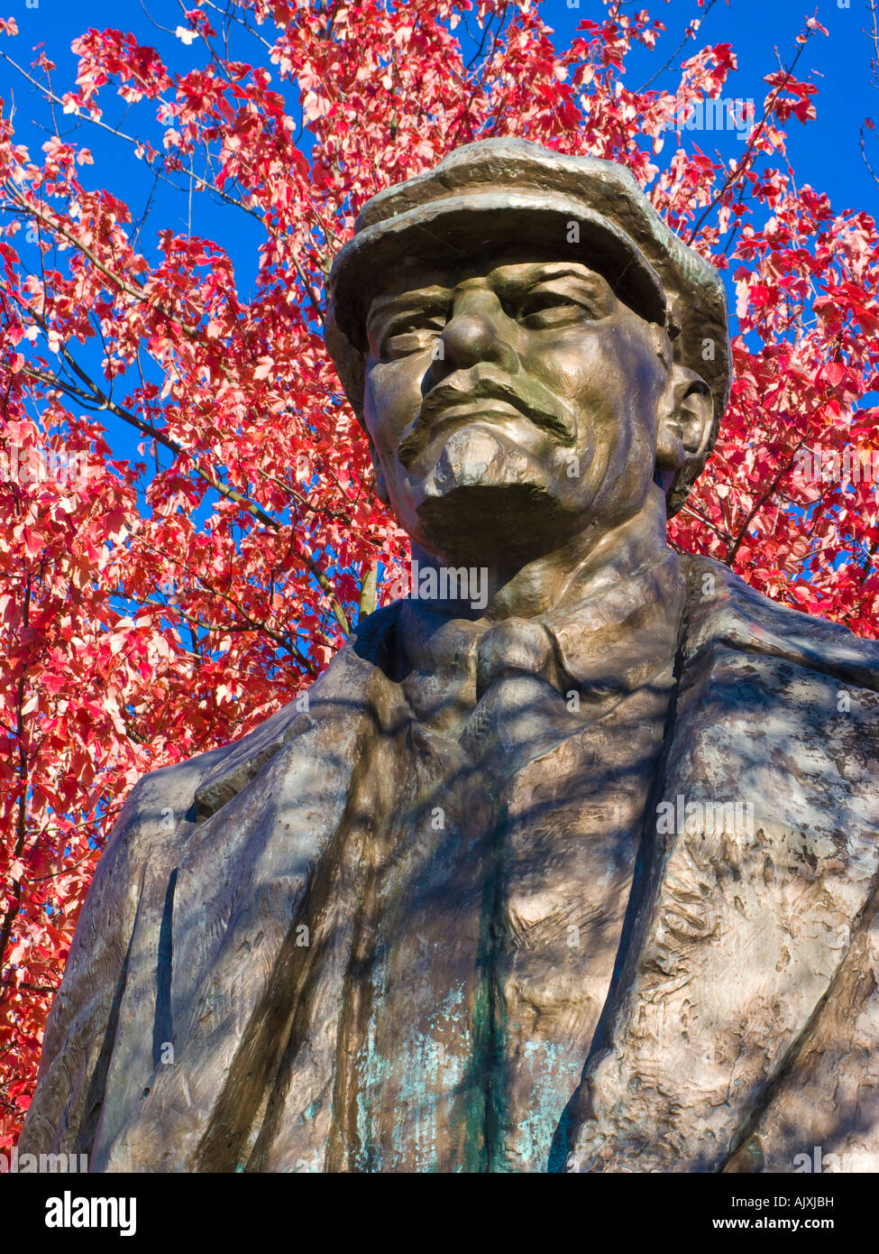 Statue of Lenin Fremont neighborhood Seattle Washington Stock Photo - Alamy