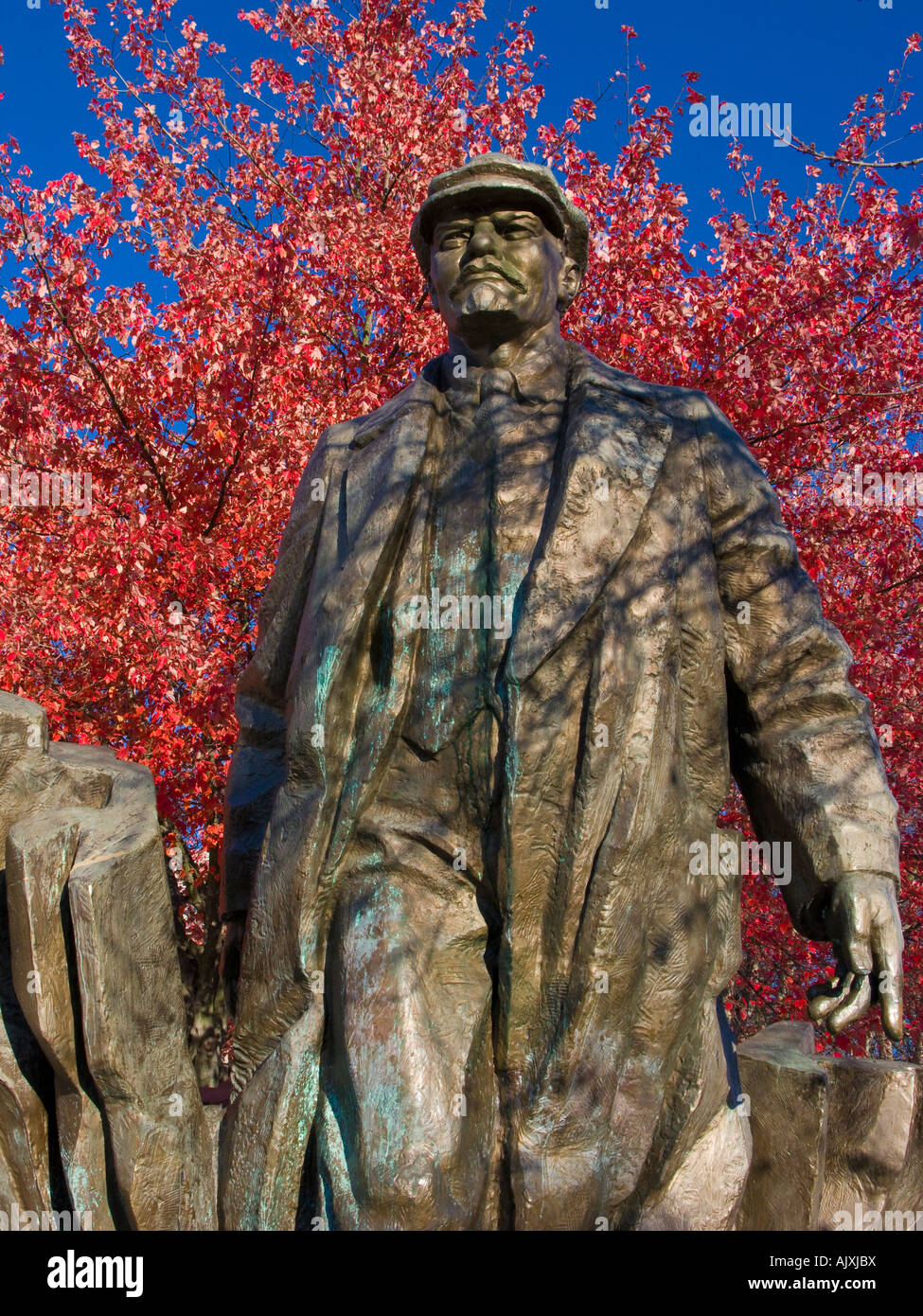 Statue of Lenin Fremont neighborhood Seattle Washington Stock Photo - Alamy