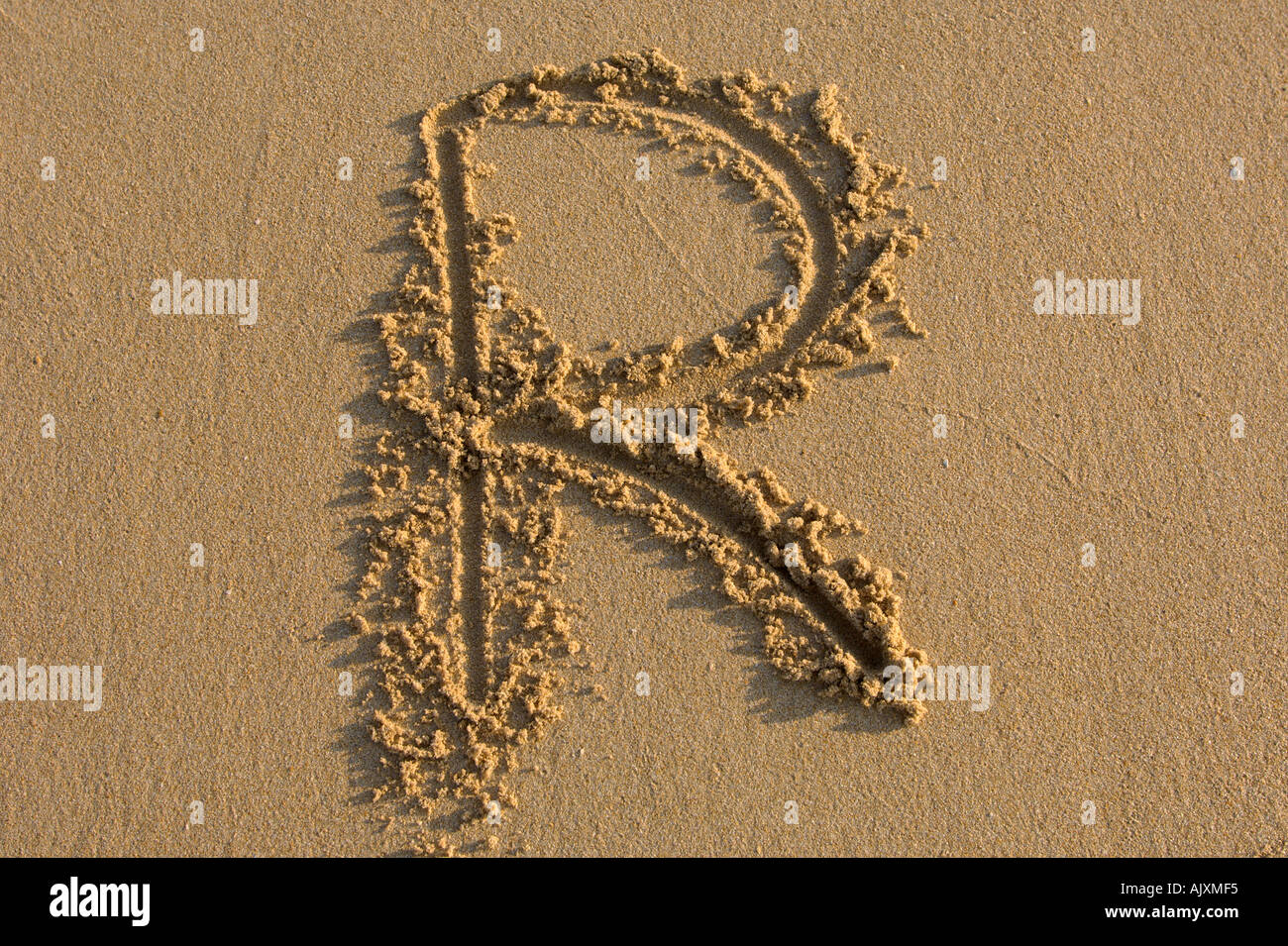 Letter r drawing hi-res stock photography and images - Alamy