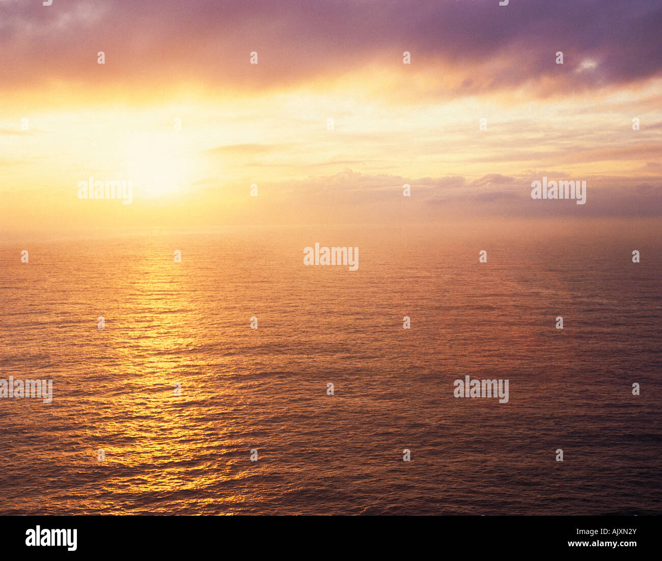 Australia. Sunrise over the Pacific Ocean horizon Stock Photo - Alamy