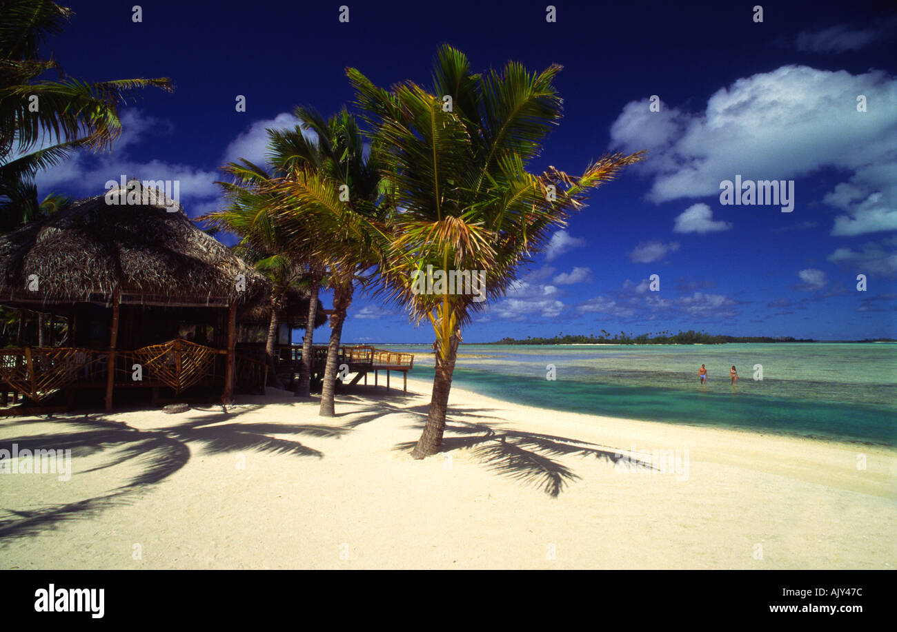 Beach bar in Aitutaki Cook Islands Stock Photo - Alamy