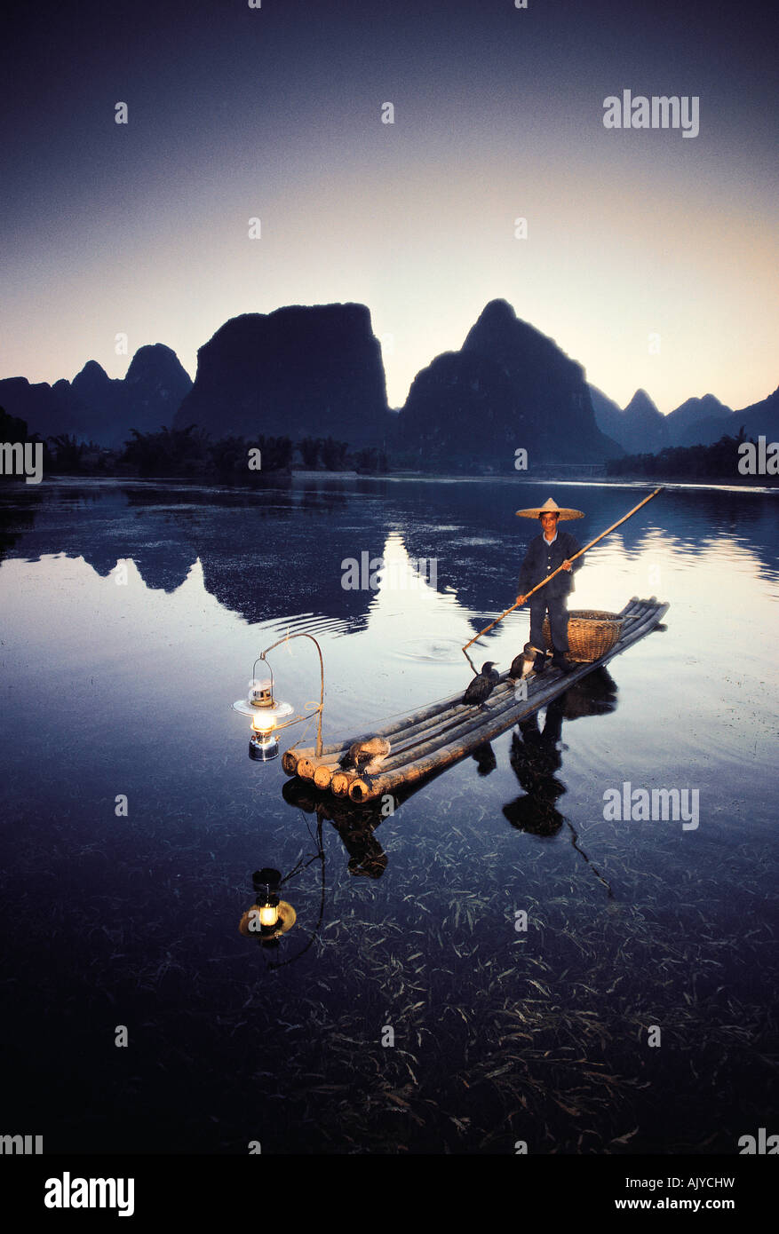 China. Guangxi. Li River. Cormorant fisherman at dawn Stock Photo - Alamy