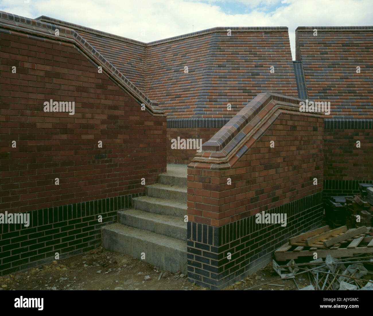 Architectural use of brickwork; flood wall, River Foss Flood Barrier ...