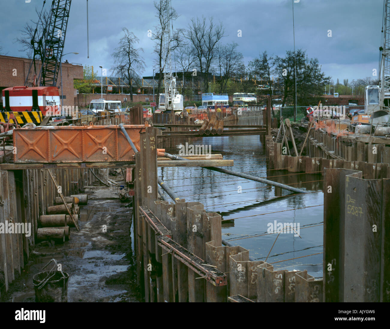 Steel sheet piled coffer dam, City of York, North Yorkshire, England ...