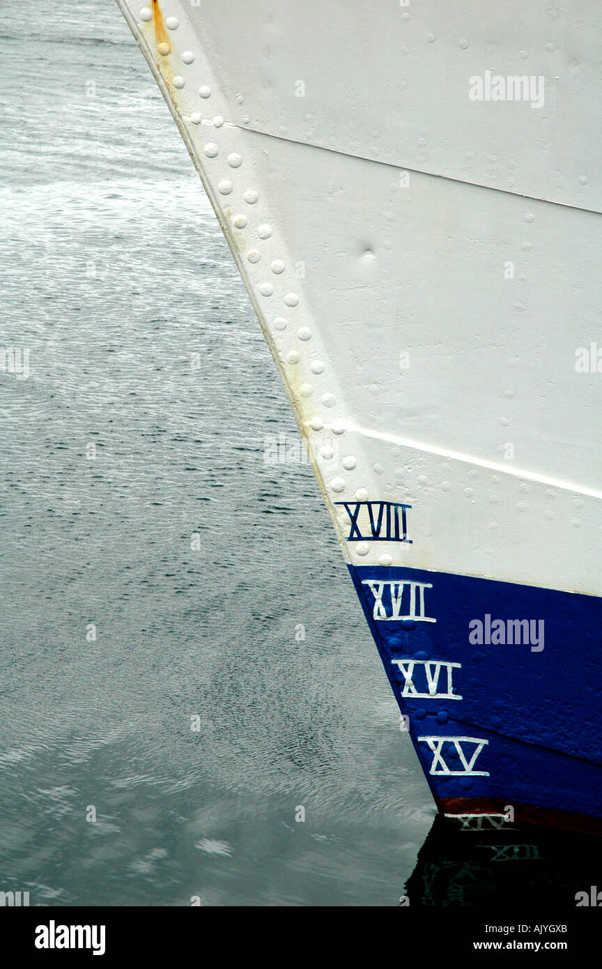 Bow of Ship in water Stock Photo - Alamy