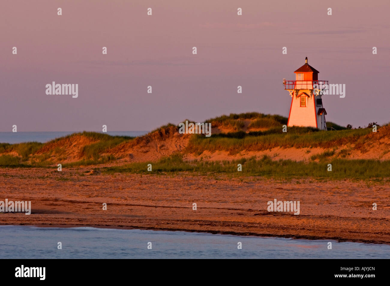 Covehead Lighthouse in evening light, Covehead/Stanhope, PE/PEI Prince ...
