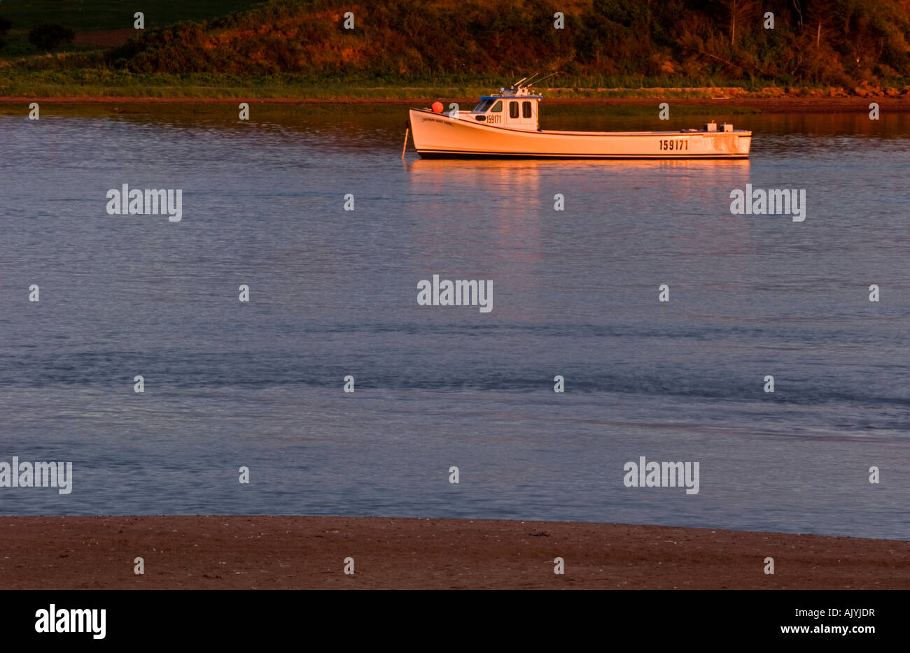 Longliners fishing boats hi-res stock photography and images - Alamy