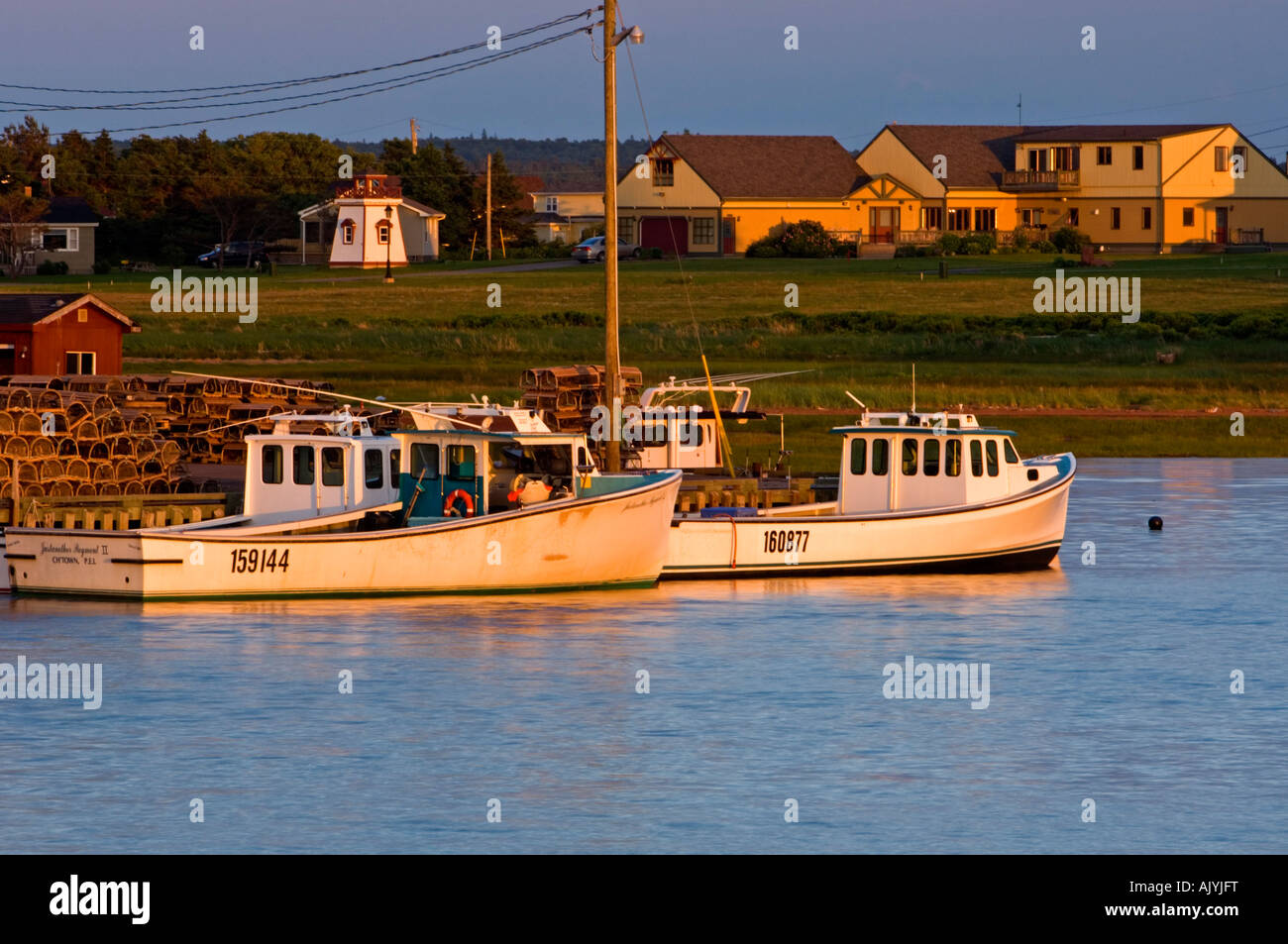 Longliners fishing boats hi-res stock photography and images - Alamy