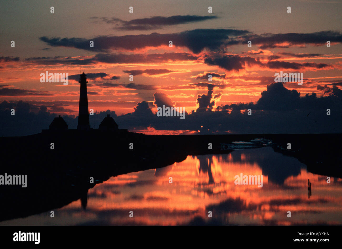Silhouette leuchtturm hi-res stock photography and images - Alamy