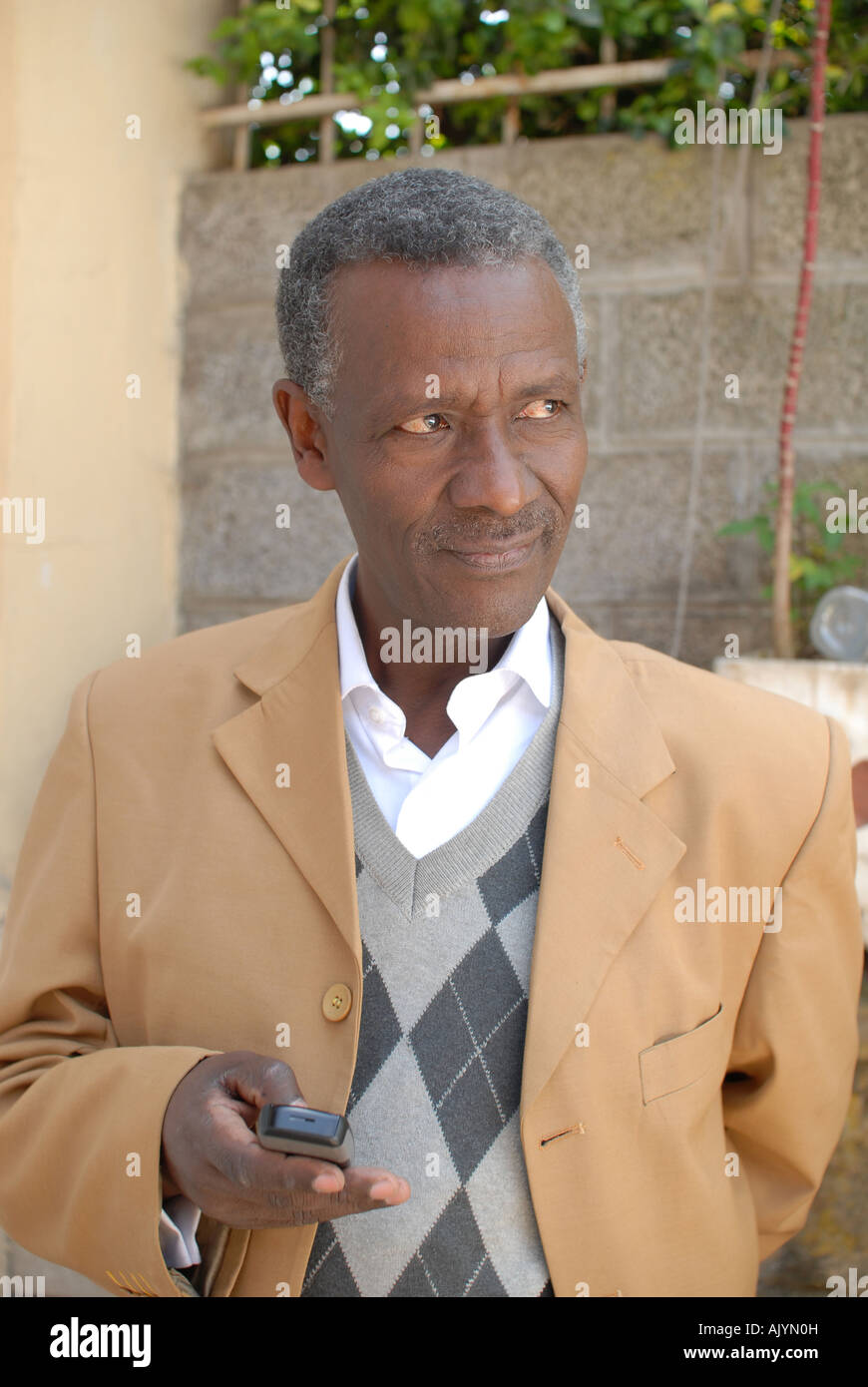 Poor african mobile phone hi-res stock photography and images - Alamy