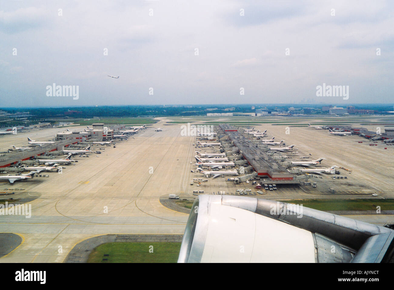 Atlanta airport aerial hi-res stock photography and images - Alamy