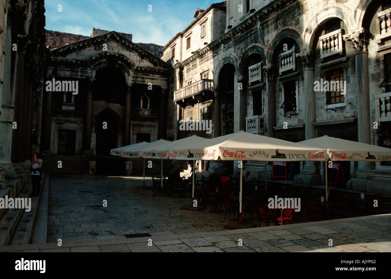 Pavement Cafe / Split / Strassencafe Stock Photo - Alamy