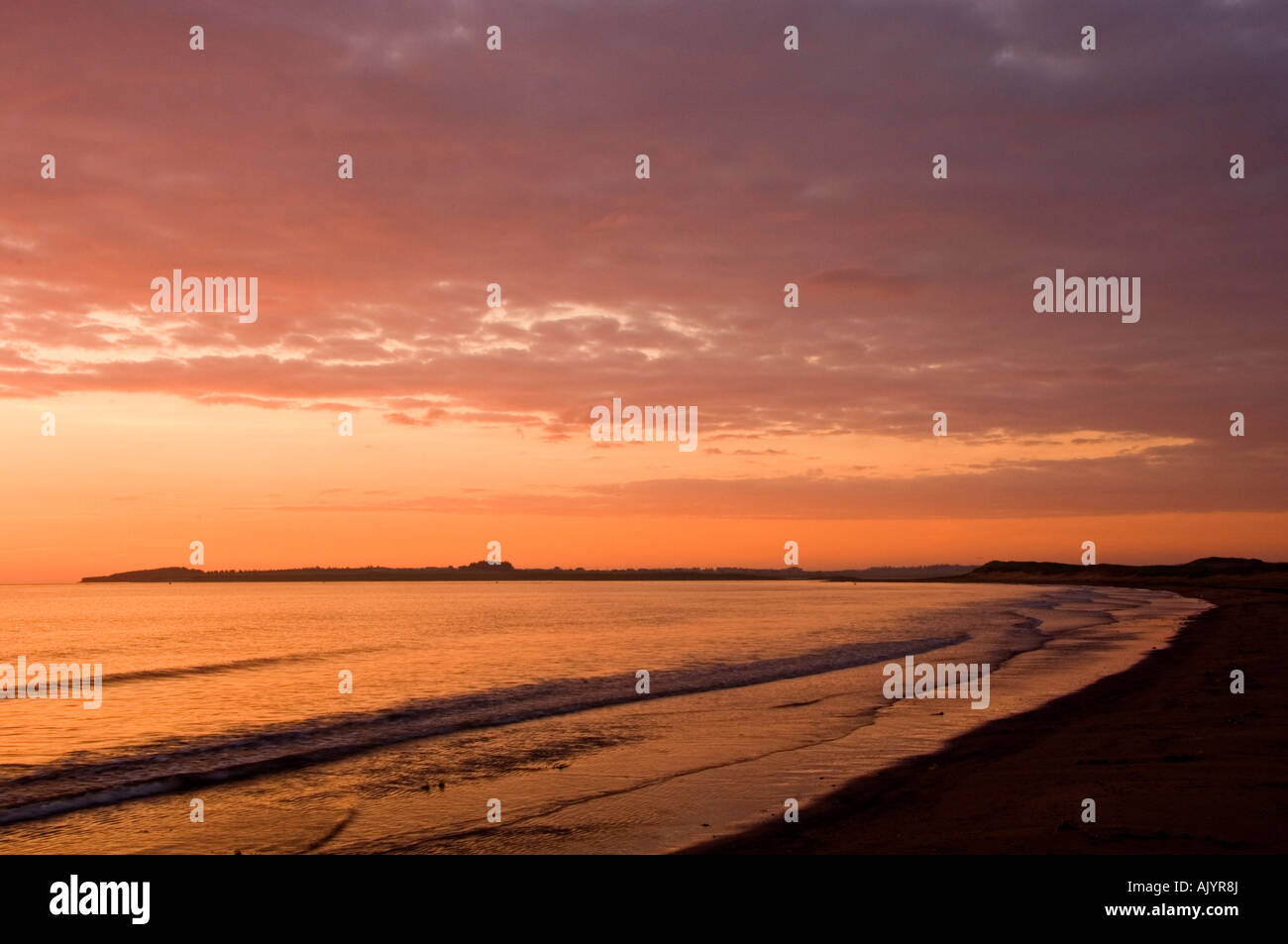 Sunrise over the Gulf of St. Lawrence along Cabot Beach, Malpeque, PE ...