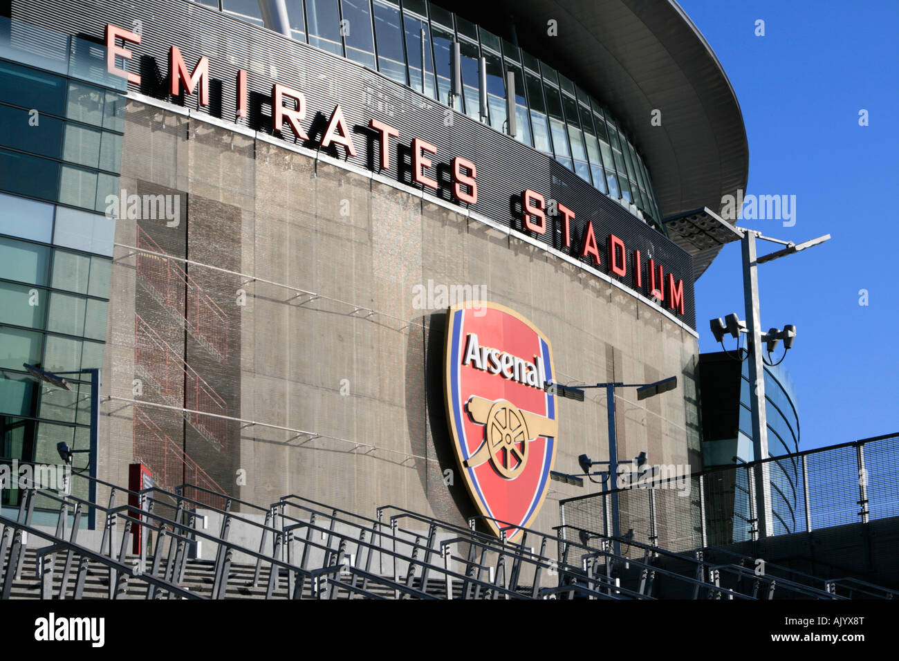 Arsenal emirates stadium construction hi-res stock photography and ...