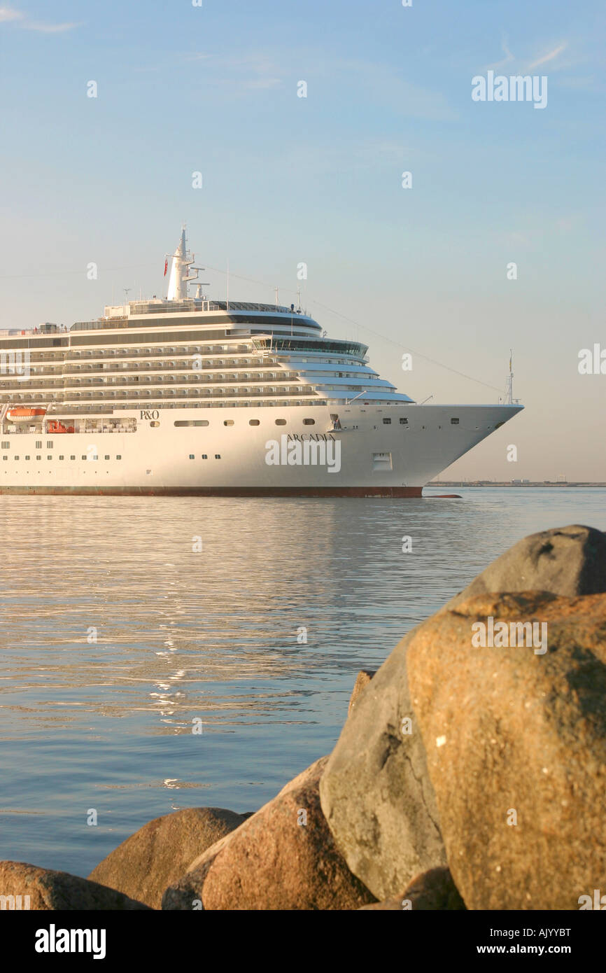 A cruise ship of the Vista-Class – a large series panamax ships from ...
