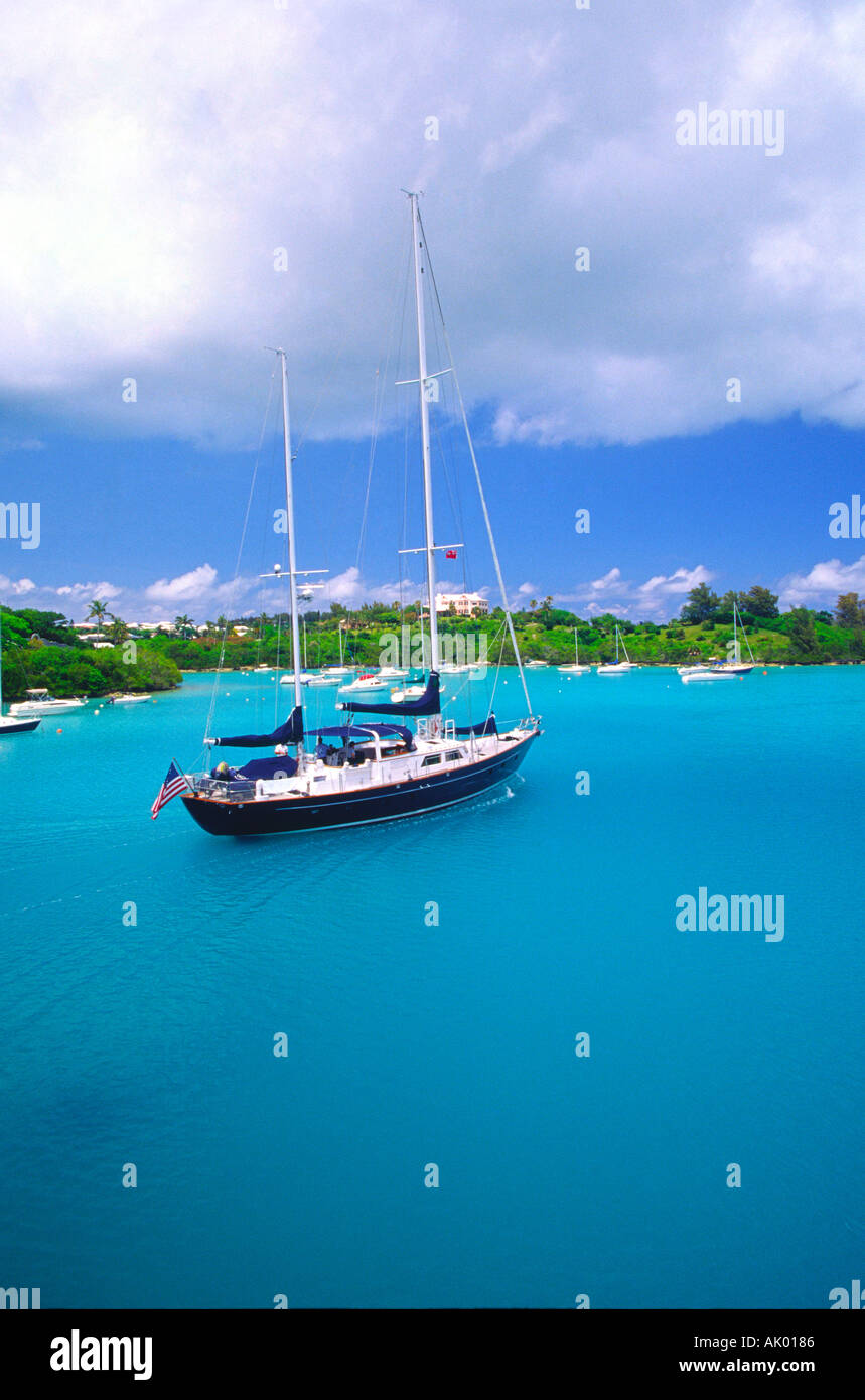 Bermuda blue lagoon hi-res stock photography and images - Alamy