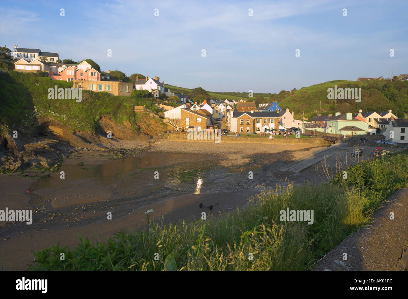 Little haven pub hi-res stock photography and images - Alamy
