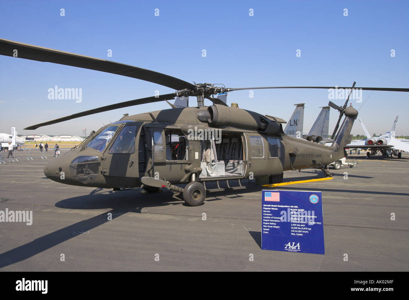 Black hawk helicopter hi-res stock photography and images - Alamy