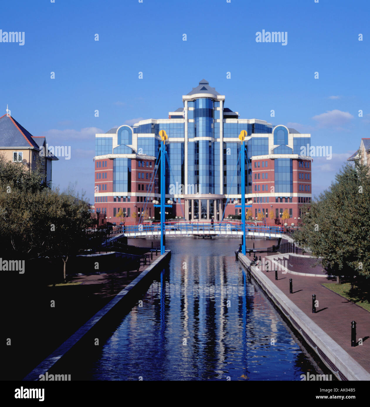 Modern architecture; Victoria Building seen along Mariners Canal ...