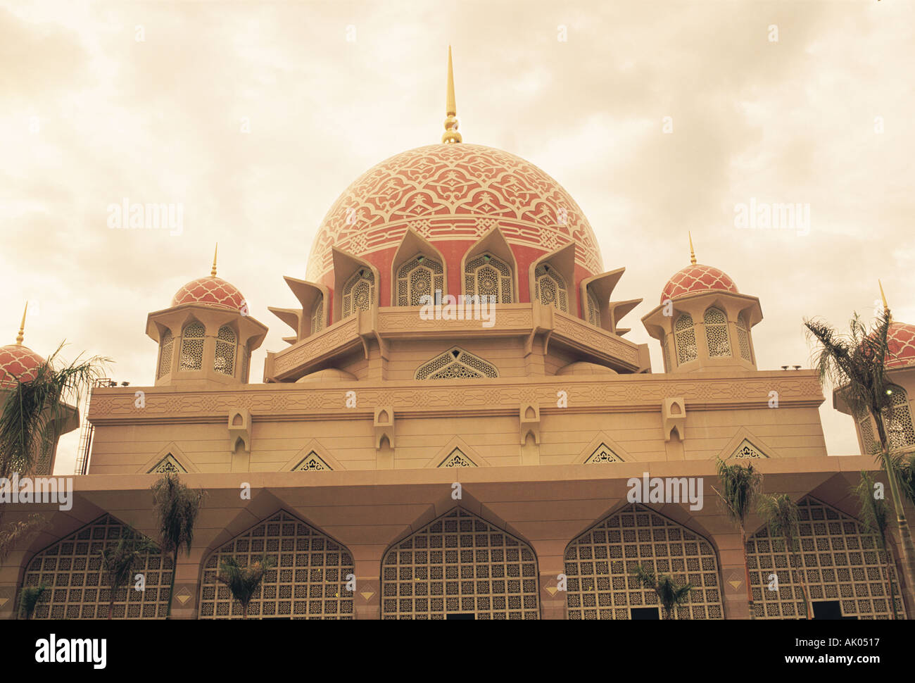 Putra Mosque, Kuala Lumpur Stock Photo - Alamy