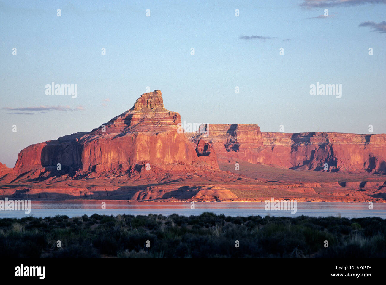 The massive stone buttes and mesas surrounding Lake Powell in the four ...