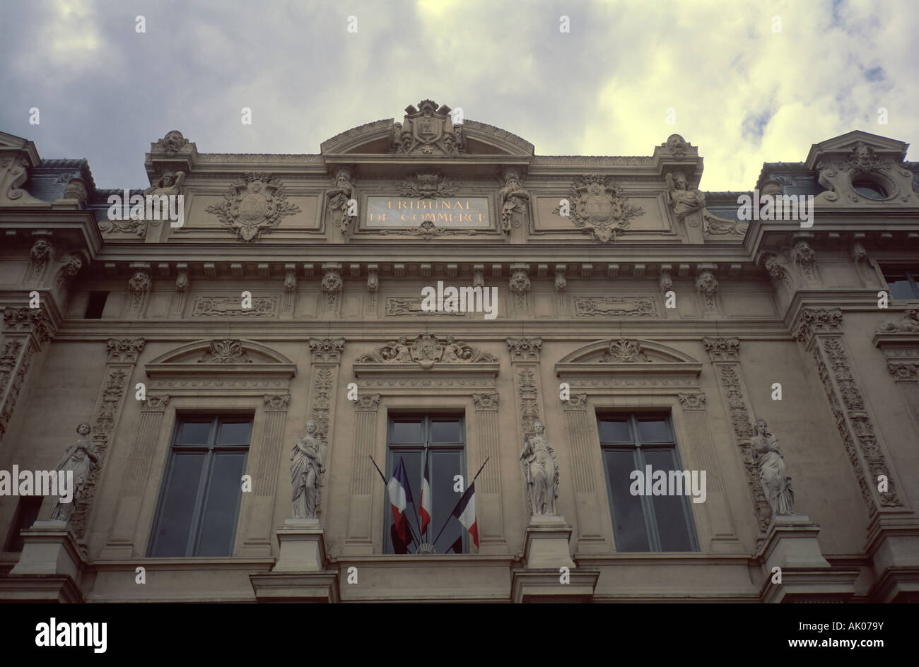 Facade of the Tribunal de Commerce in Paris Stock Photo - Alamy