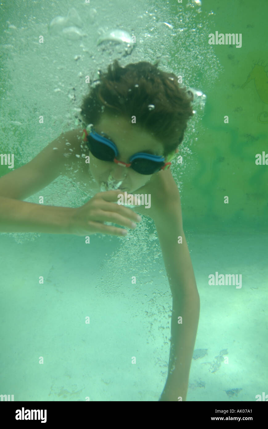 France swimming pool dive hi-res stock photography and images - Alamy