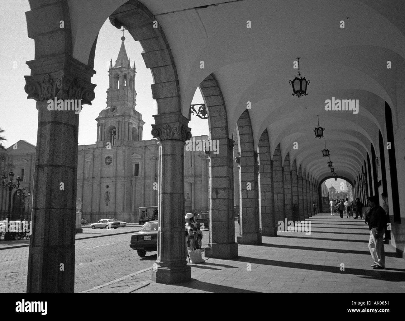 Pórtico colonial Black and White Stock Photos & Images - Alamy