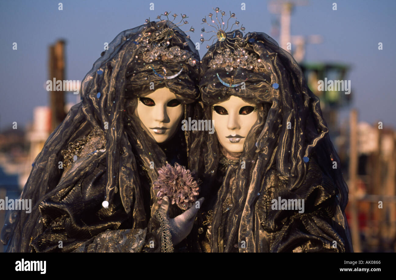 Venice carnival figures italy hi-res stock photography and images - Alamy