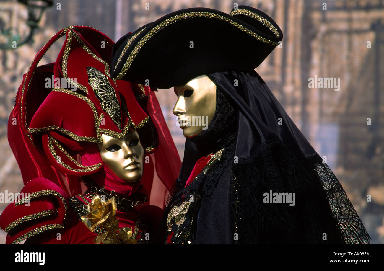 Venice carnival figures italy hi-res stock photography and images - Alamy