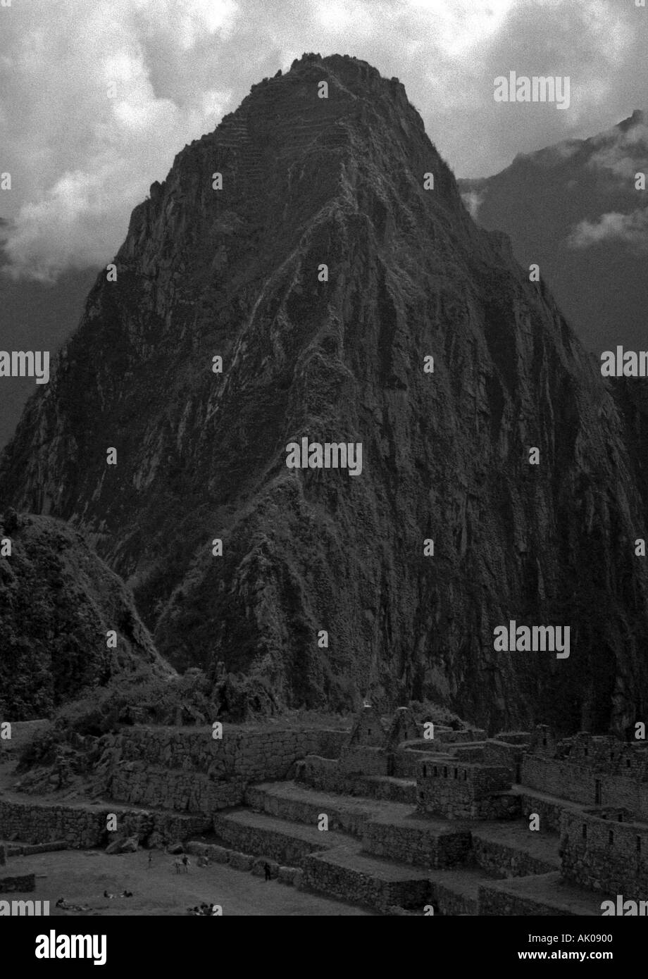 Panoramic view of the Lost City of the Incas and Huayana Picchu Machu ...