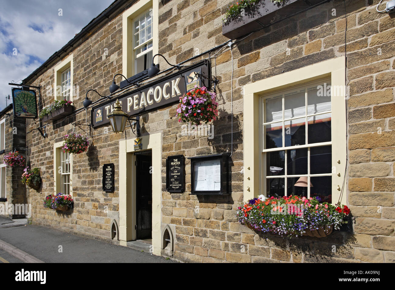 Bakewell derbyshire public house hi-res stock photography and images ...