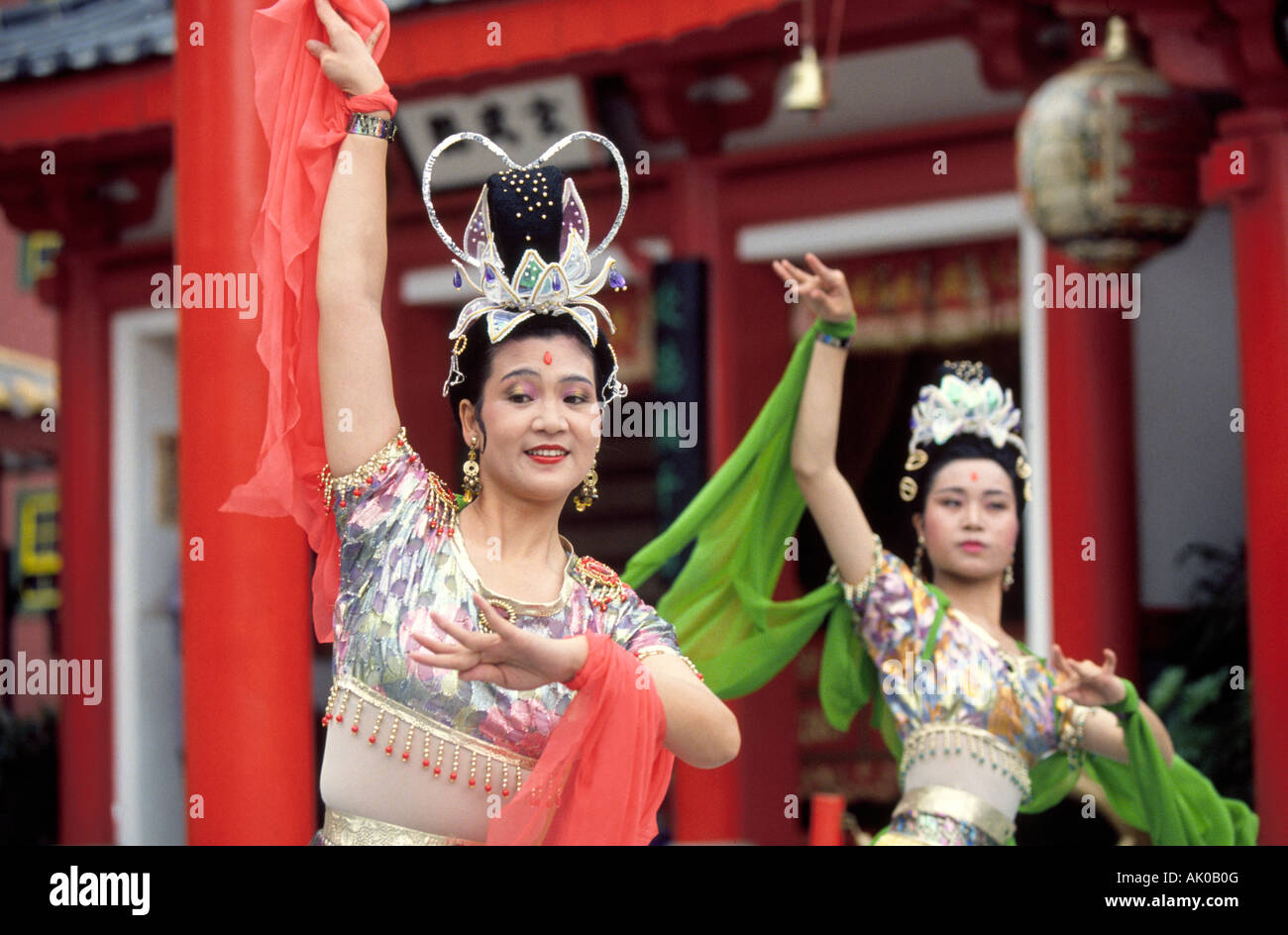 Folk dance troup hi-res stock photography and images - Alamy