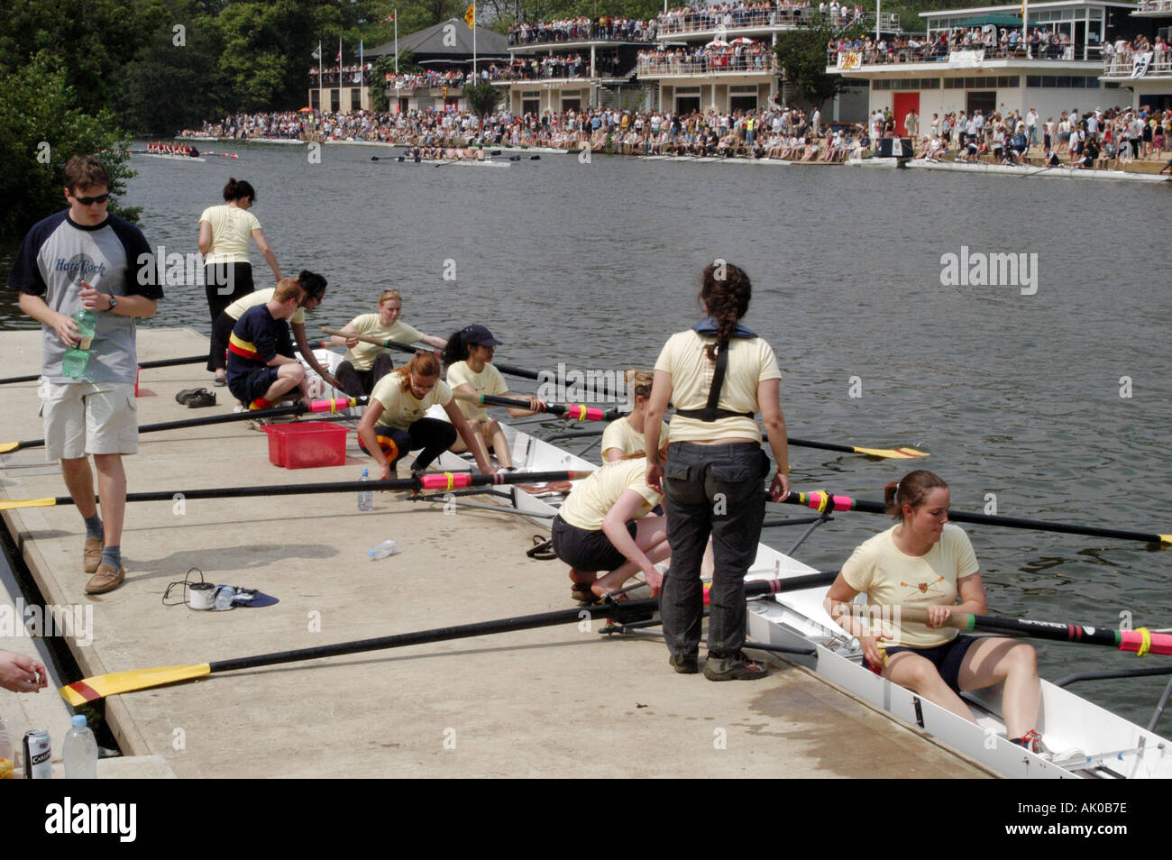 Eights week on the river Isis at Oxford 2003 Stock Photo - Alamy