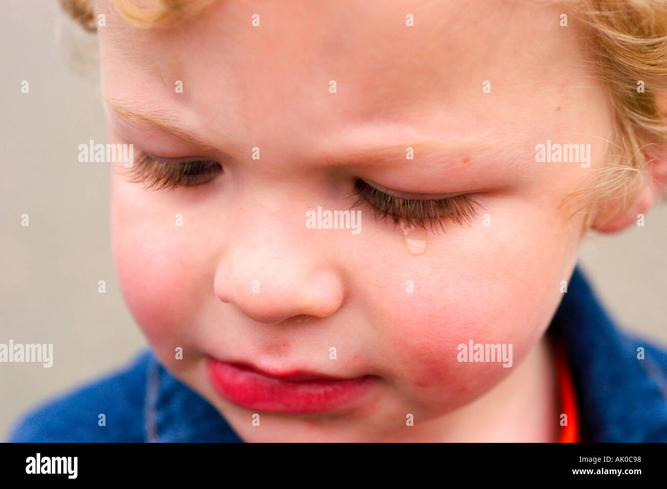 Showing tears hi-res stock photography and images - Alamy