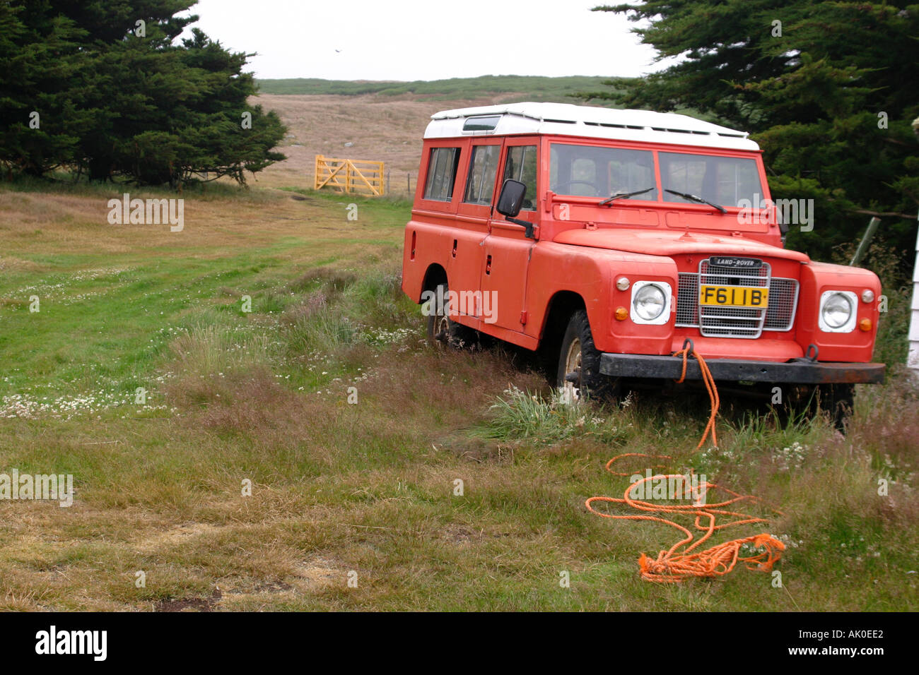 Old red landrover hi-res stock photography and images - Alamy
