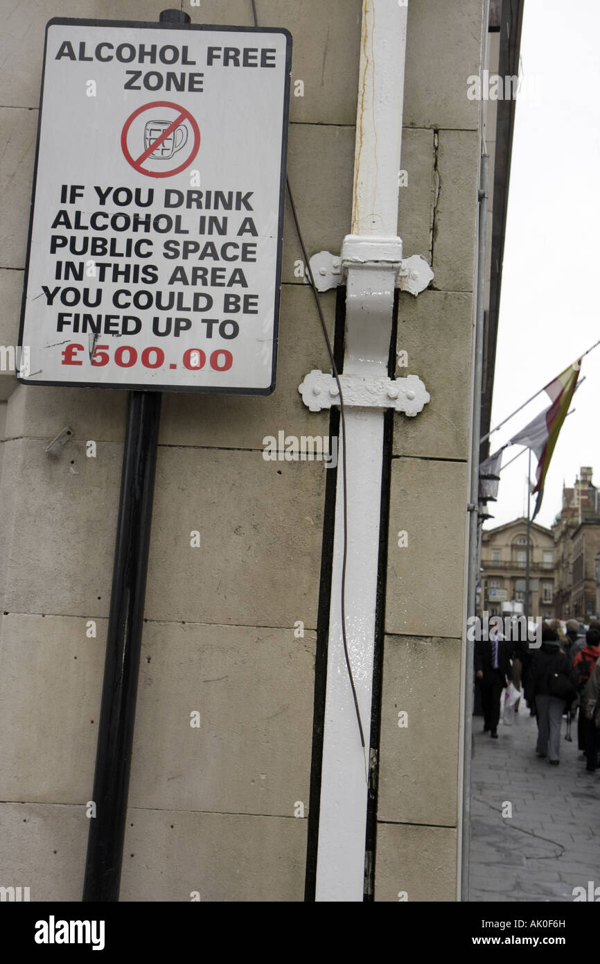 Alcohol free zone sign in hi-res stock photography and images - Alamy