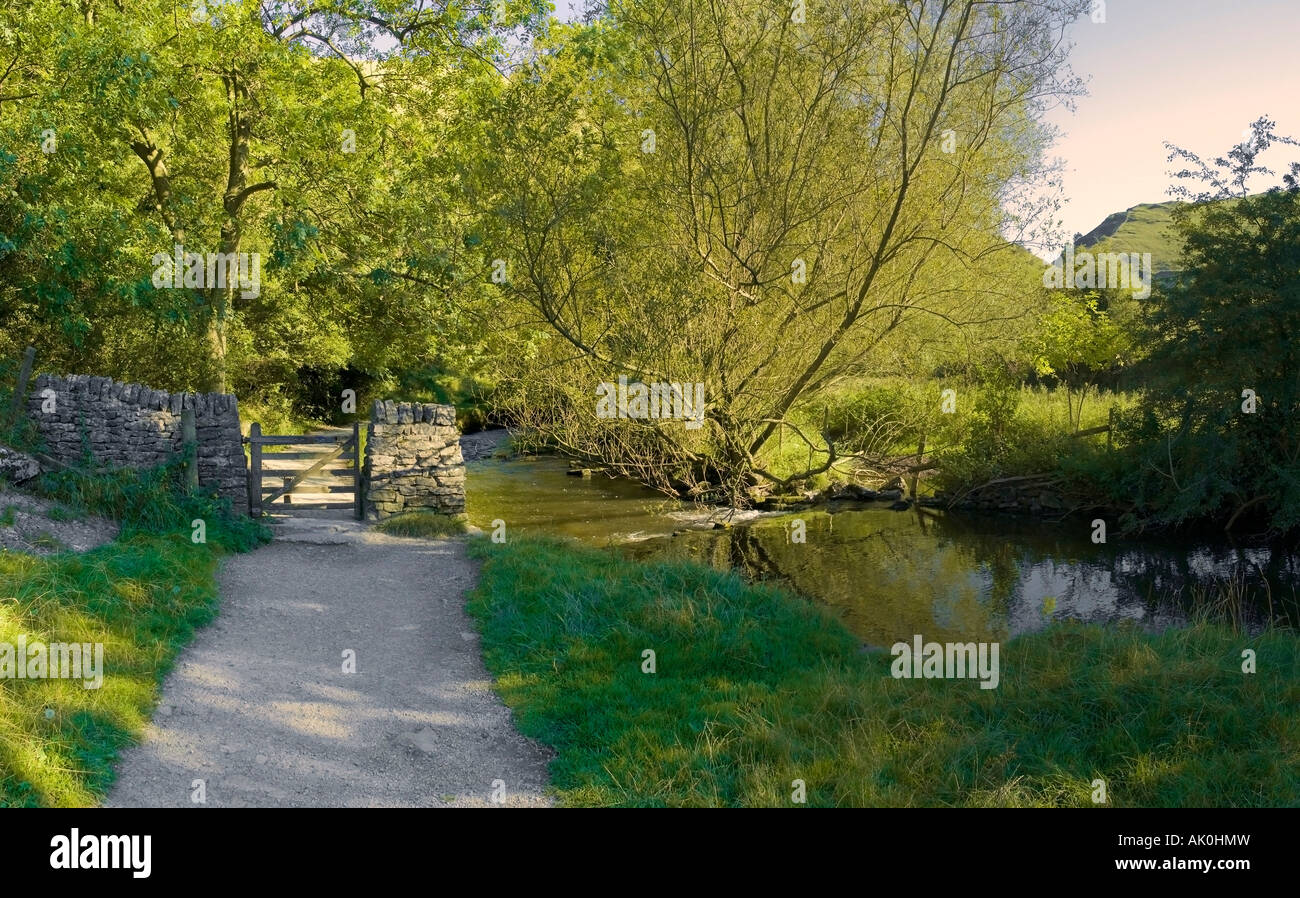 river dove dovedale peak district national park derbyshire ...