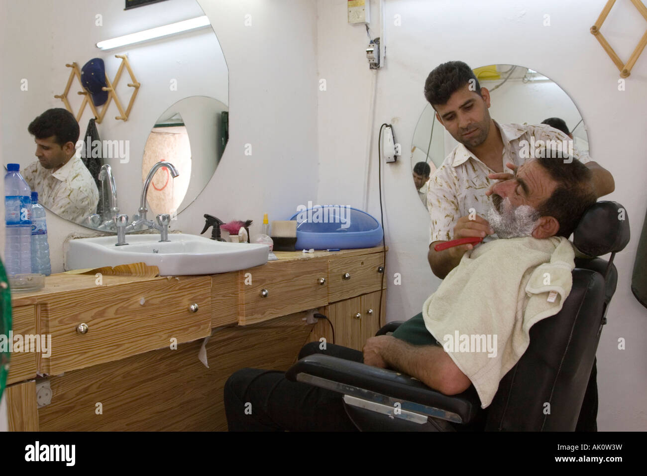 Muslim barber shop hi-res stock photography and images - Alamy
