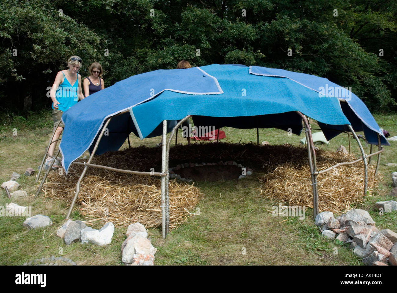 Sweat lodge hi-res stock photography and images - Alamy