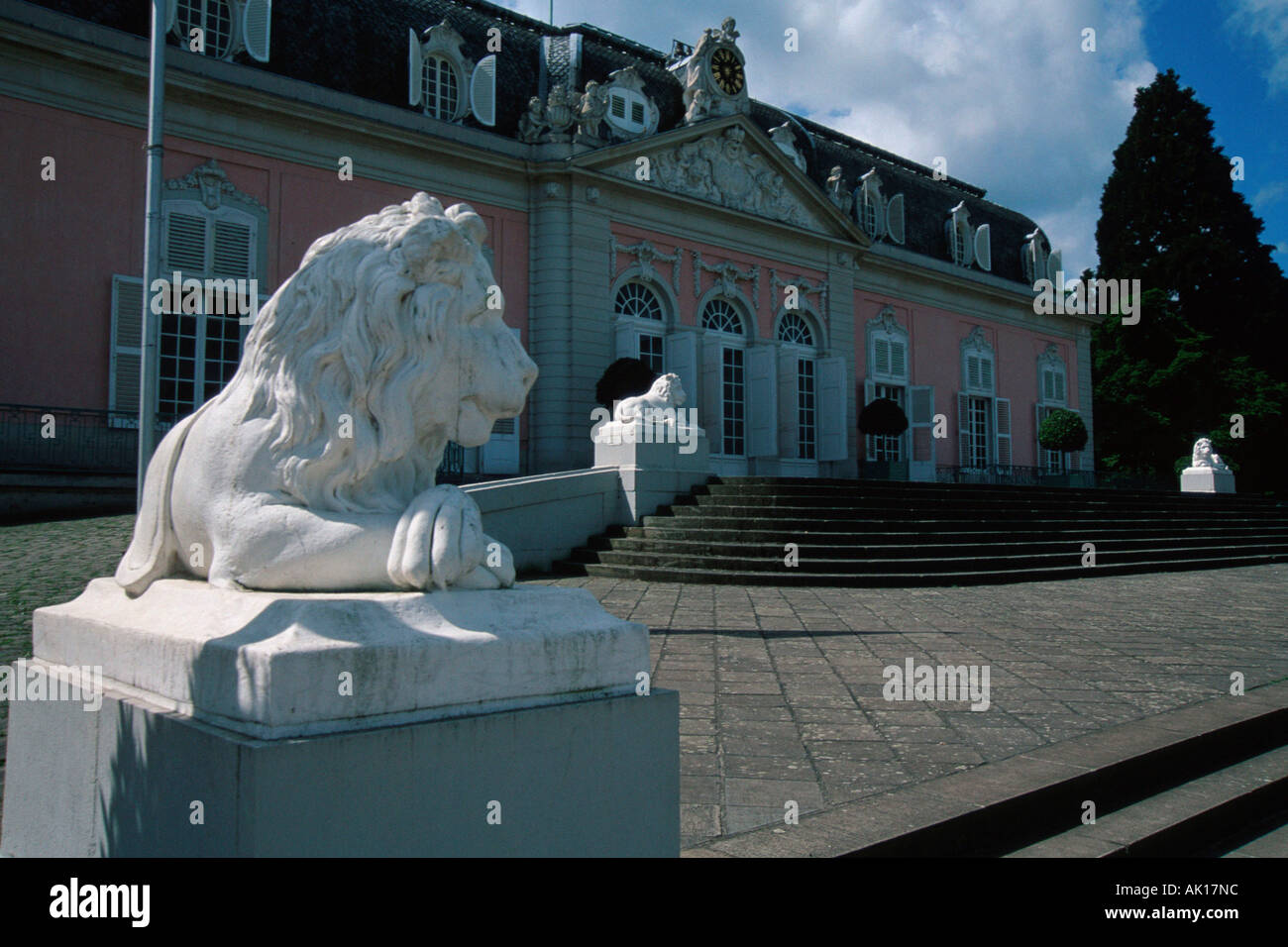 Castle Benrath / Duesseldorf / Schloss Benrath Stock Photo - Alamy