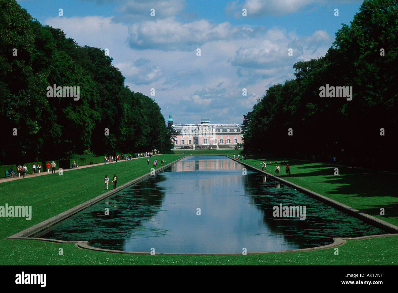 Castle Benrath / Duesseldorf / Schloss Benrath Stock Photo - Alamy
