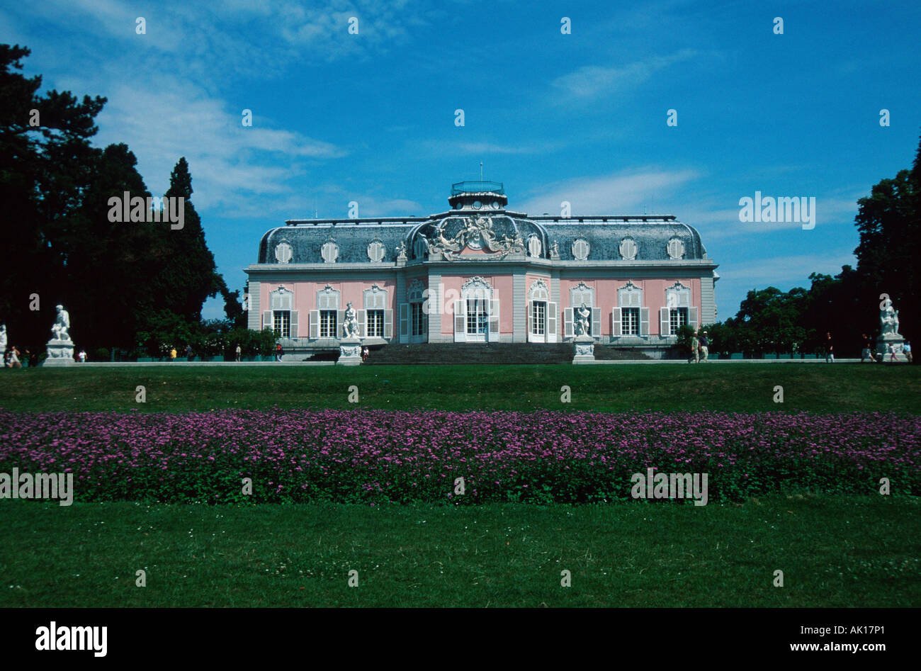 Castle Benrath / Duesseldorf / Schloss Benrath Stock Photo - Alamy