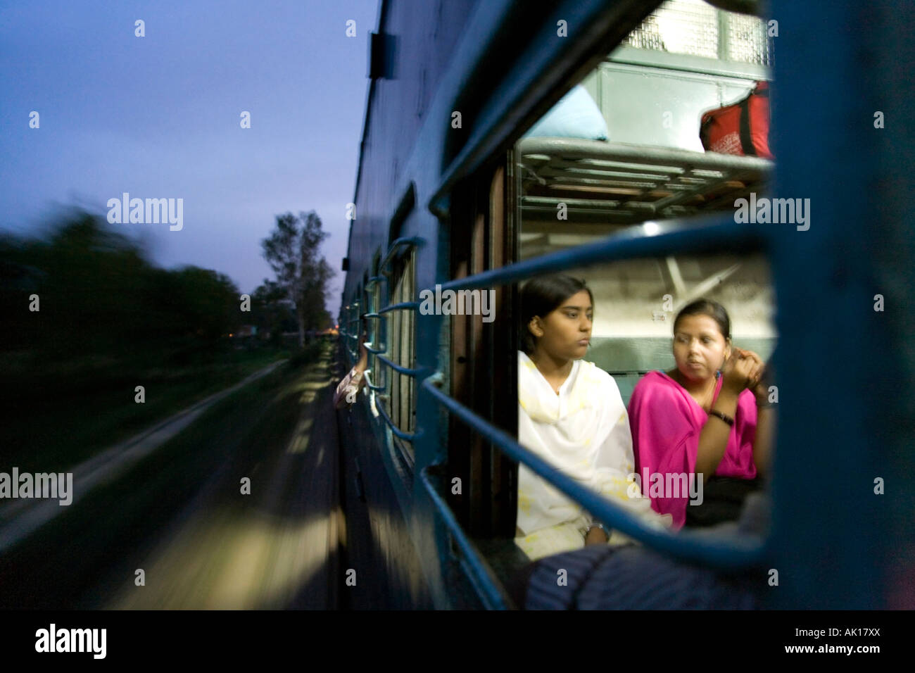 India train landscape night hi-res stock photography and images - Alamy