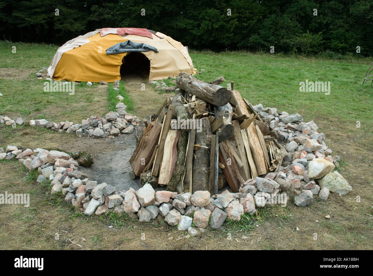Sweat lodge hi-res stock photography and images - Alamy