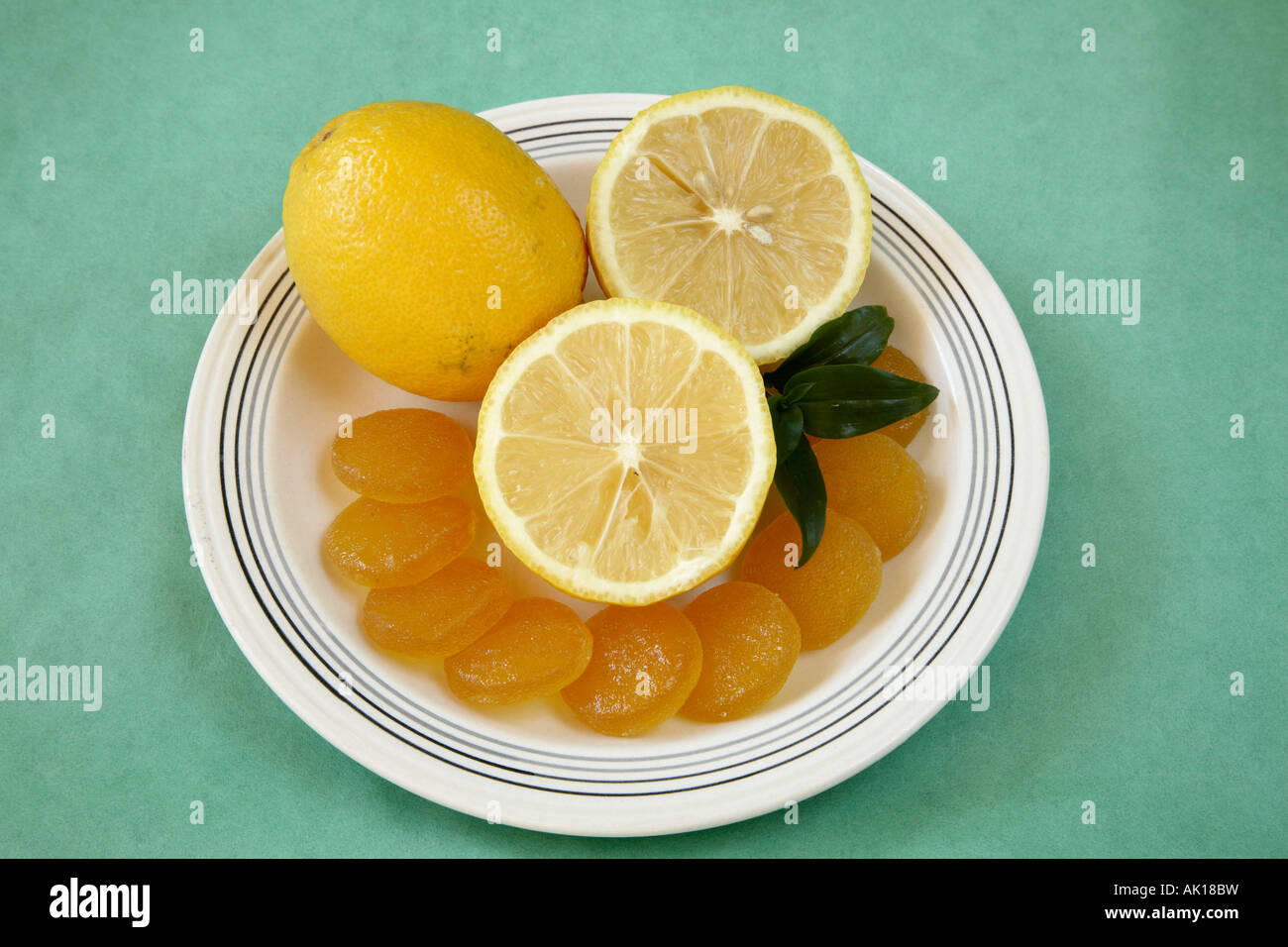 Halved fresh lemon halves two hi-res stock photography and images - Alamy